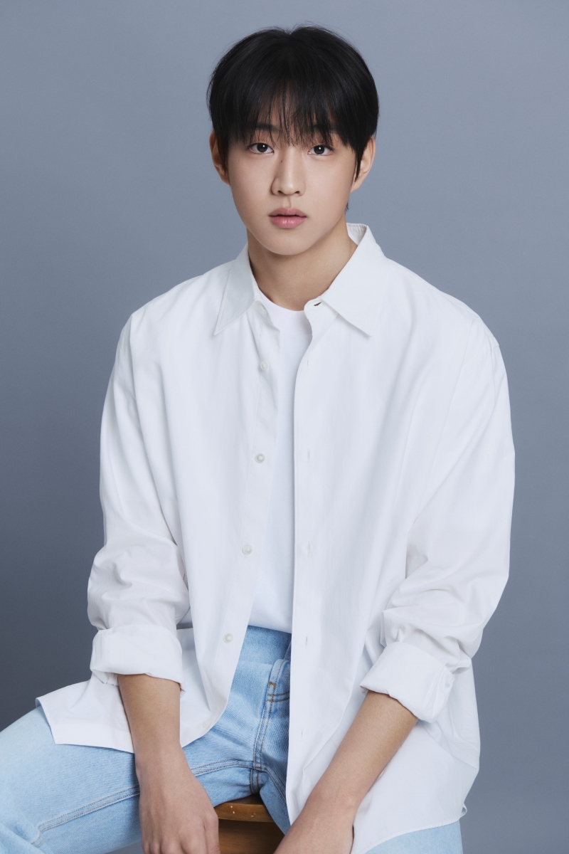 Rookie Heo Jun-seo to become Park Ji-yeon’s younger brother in 'Back to ...