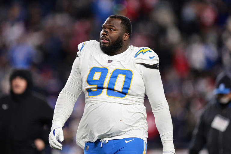 Exclusive: $400K worth of luxury items stolen from Chargers' Teair Tart ...