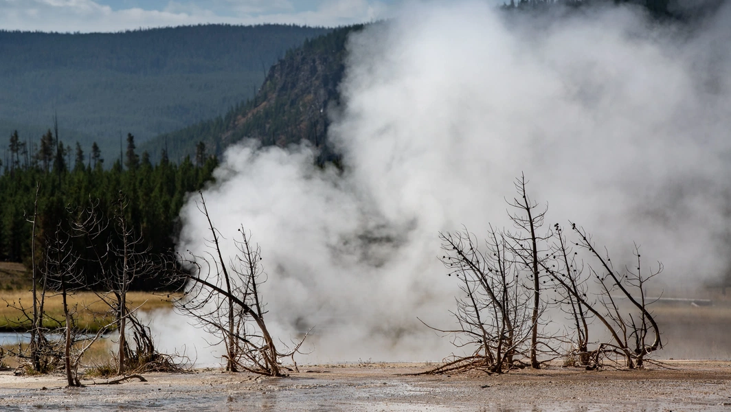 Yellowstone's volcanic past, present, and future risks