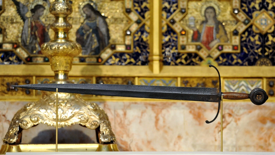 8 legendary swords from myth and history