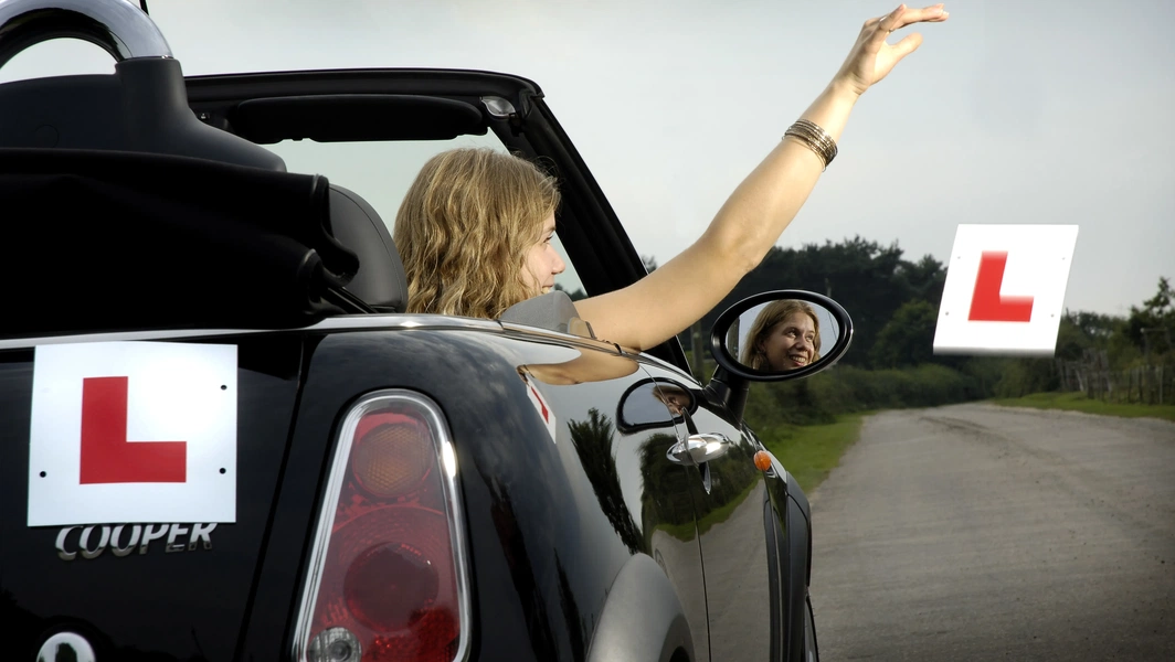 Essential tips to pass your driving test