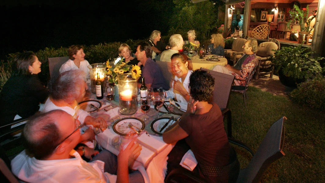15 budget-friendly tips for summer parties