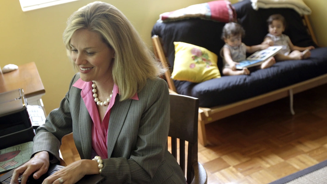 Pew survey reveals rising strain on working mothers
