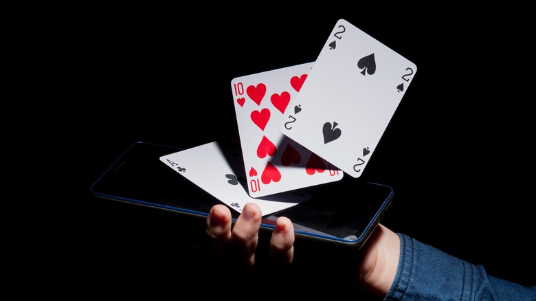 5 apps to learn magic and card tricks