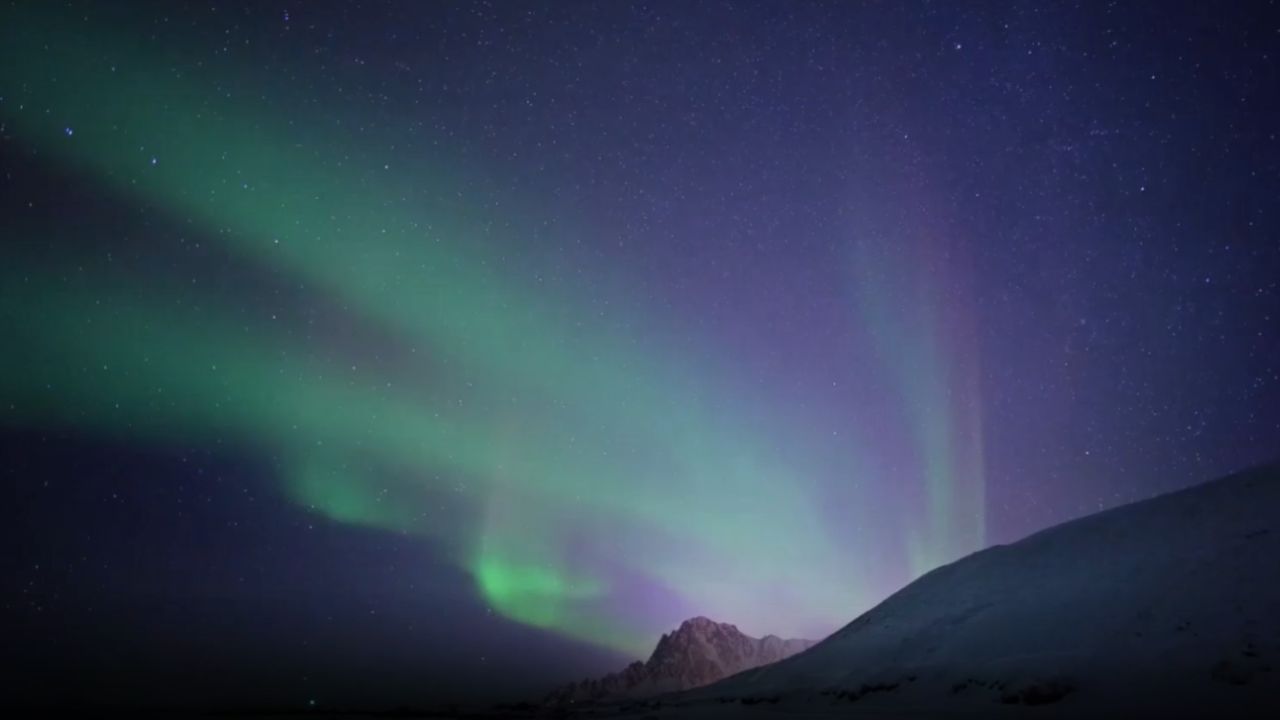 Magnificent aurora timelapse made using 900 well-timed photos