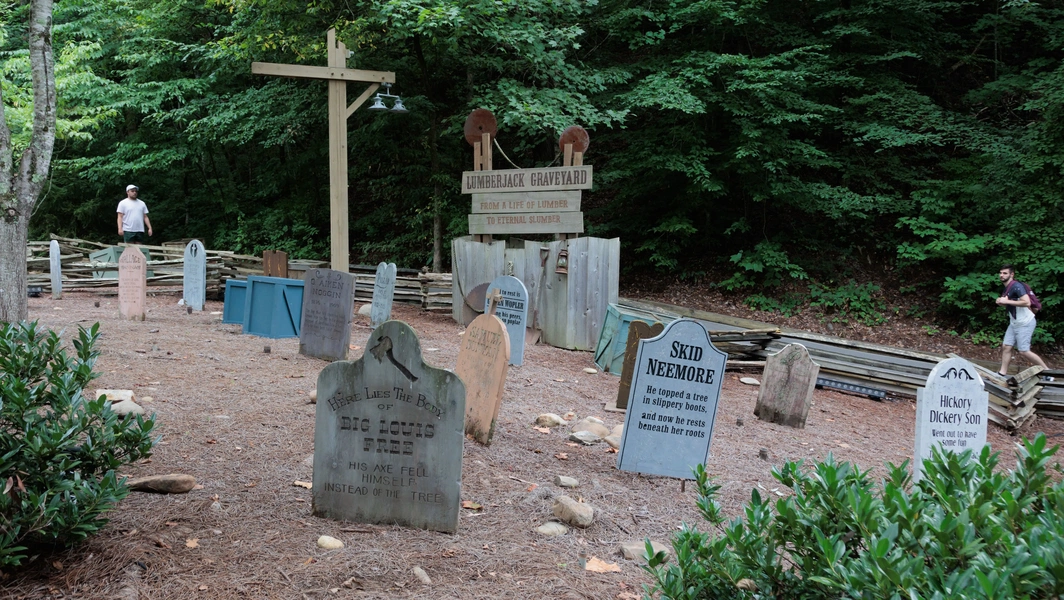 4 humorous and unusual tombstone epitaphs