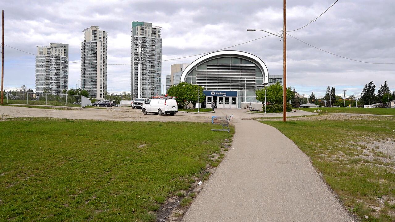Calgary looks to develop vacant land around Westbrook LRT station