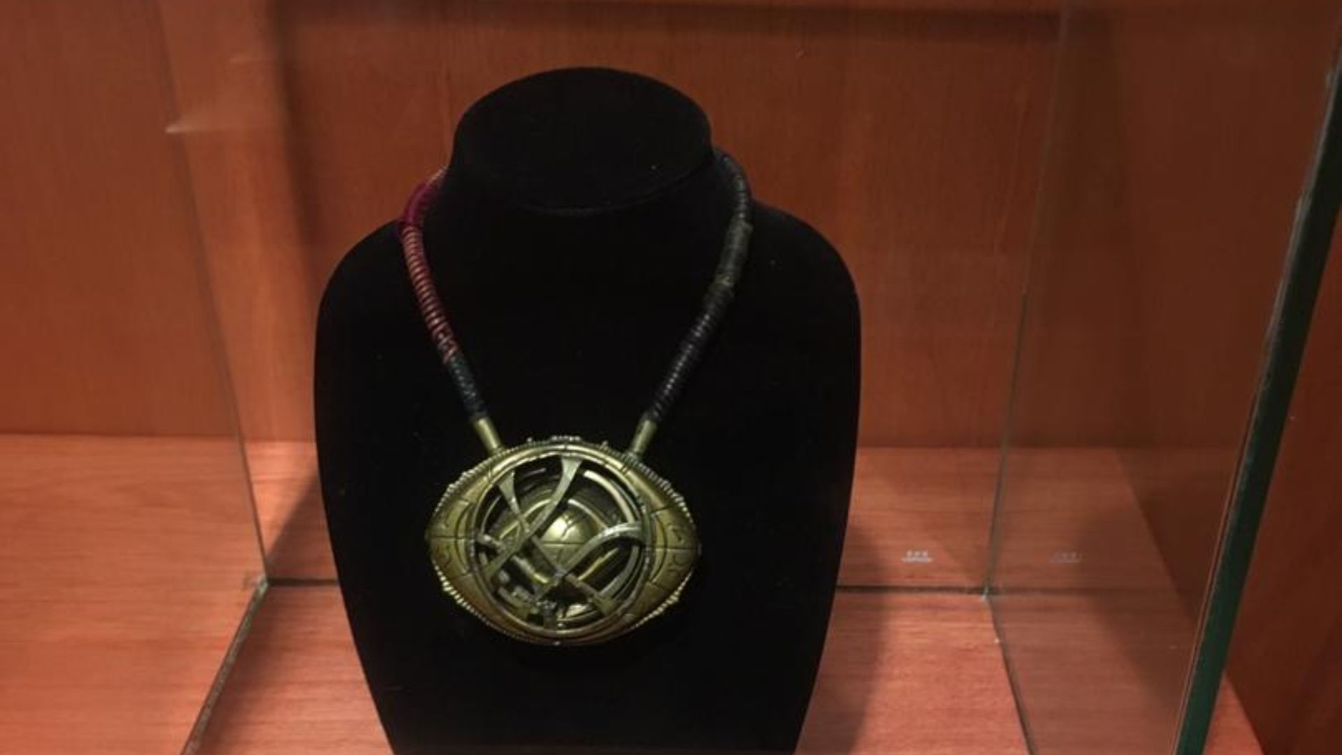 10 Rings, Amulets, And Cursed Objects We'd Risk & 10 We'd Leave Exactly ...