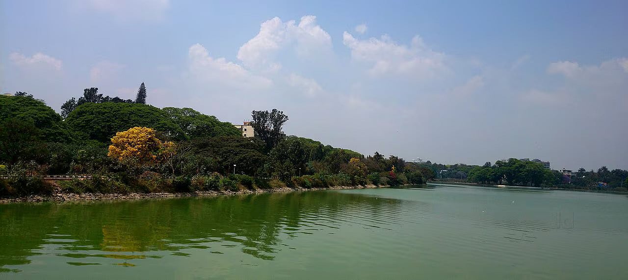 Citizens prevent debris dumping in Bengaluru's Banaswadi Lake