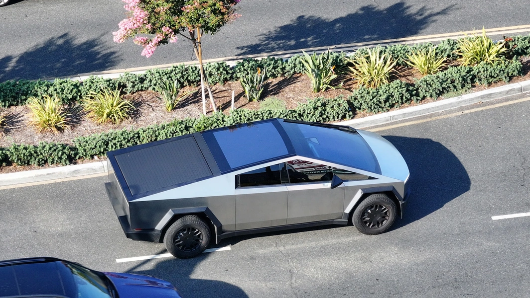 Electric power meets classic muscle on the drag strip