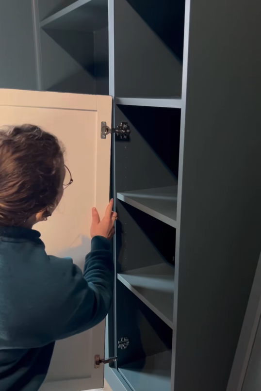 How IKEA Billy bookcases create a custom built in look