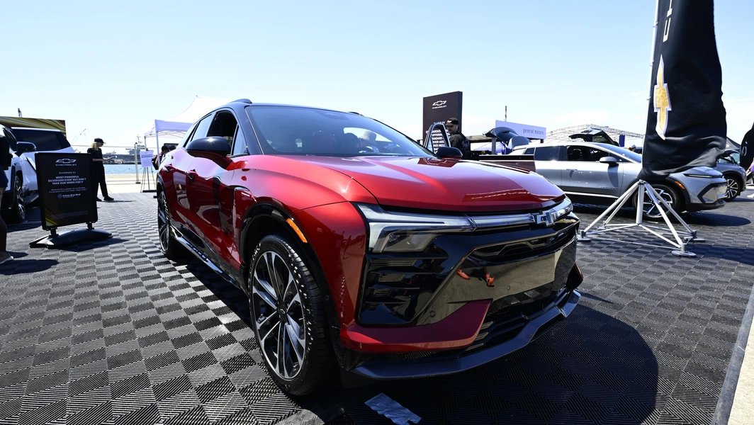 GM's shift away from CarPlay and Android Auto