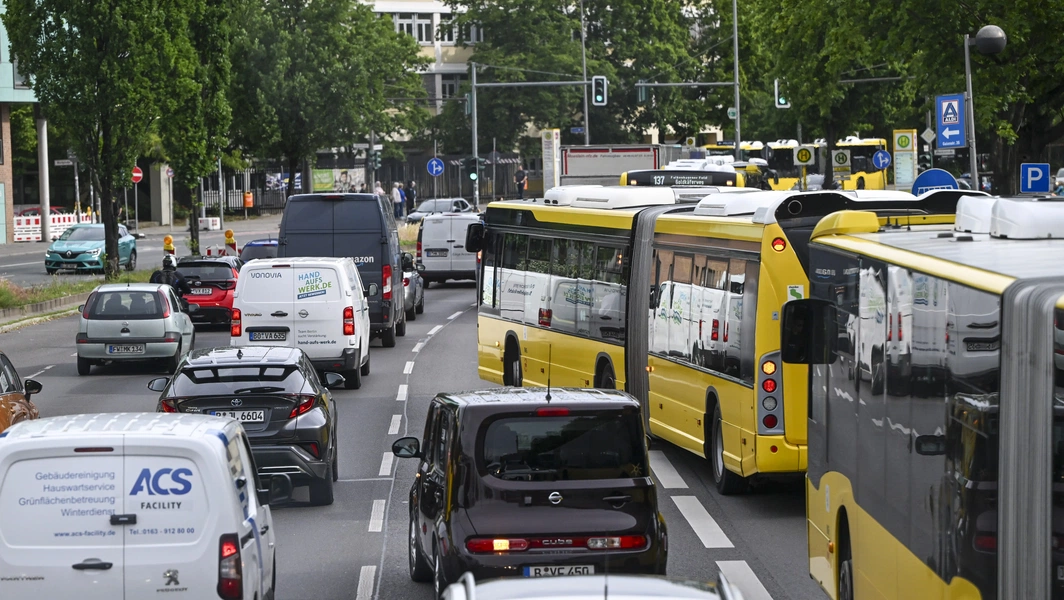 14 major challenges of driving in cities