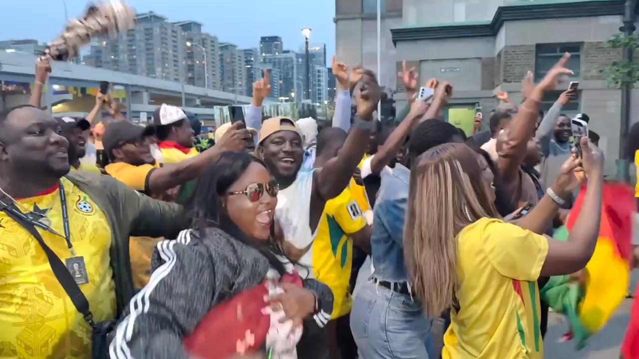 Fans celebrate Ghana scores late goal for thrilling 1-0 World Cup win ...