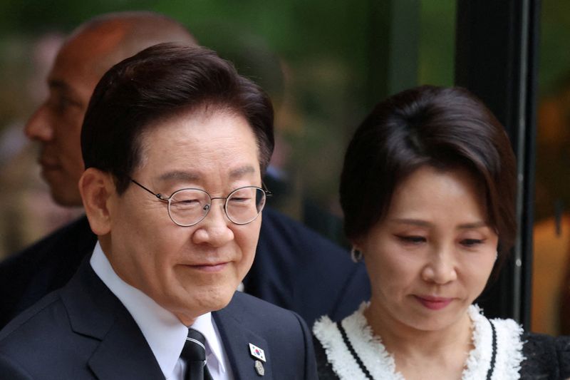 South Korea's Lee leaves G7 with Trump's pen after talks about peace on ...