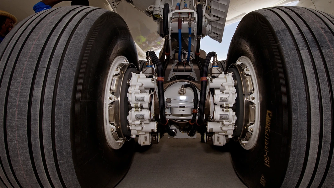 Aircraft brake systems: Disc and drum designs