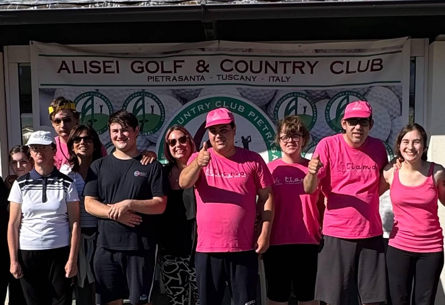 I ragazzi a lezione di golf: inclusione e gioia