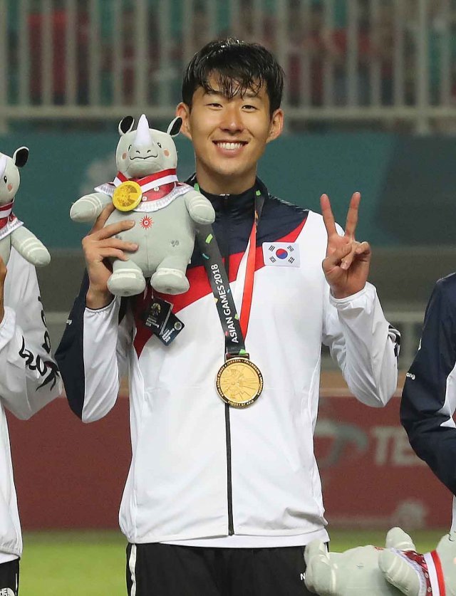 “군대도 안 갔다 온 XX들이”… 손흥민 조롱 발언, 외신까지 보도
