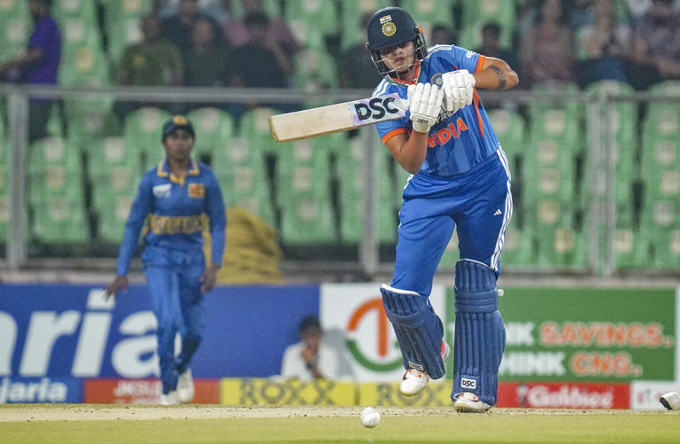Smriti always tells me to stay calm on field: Shafali Verma