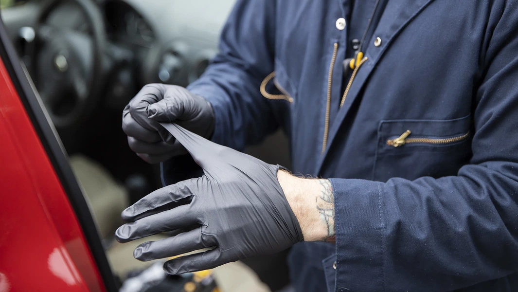How to lubricate a garage door for smooth operation