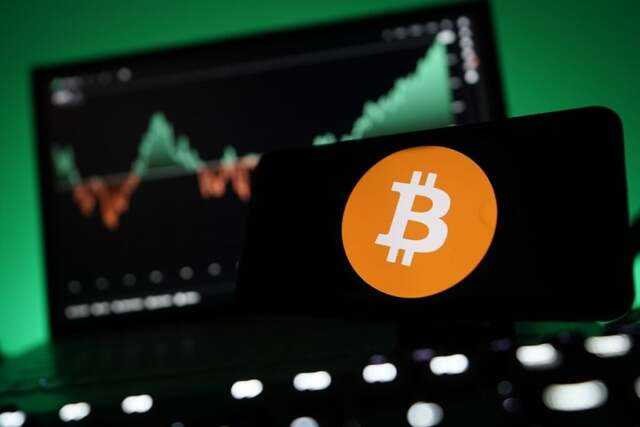 Bitcoin, Ethereum, XRP, Dogecoin in red even as Trump signs Iran peace ...