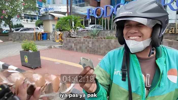 Jestham berbagi kebahagiaan dengan telur Rp2.000, endingnya bikin hati ...