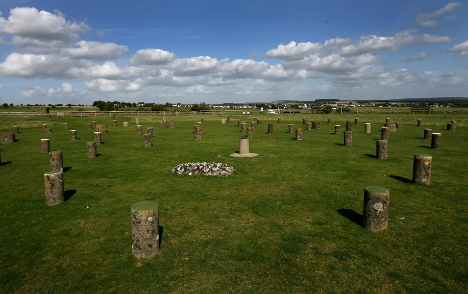 Bulford wooden monument predates Stonehenge's solar alignment by 500 years