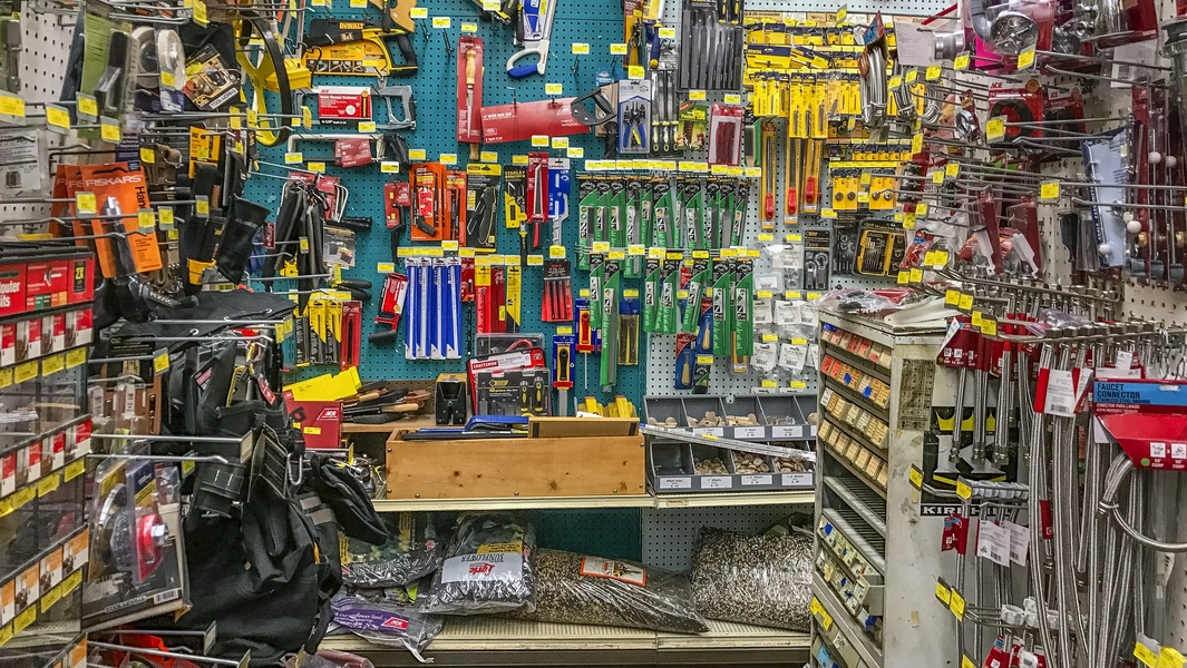Major hardware and tool retailers in Indiana