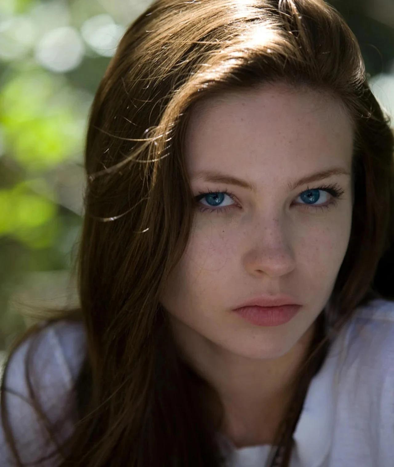 Se revelan las condiciones en las que Daveigh Chase, actriz de la niña ...