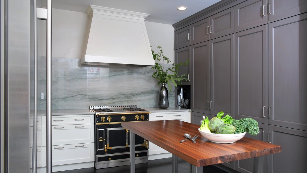 15 bold kitchen cabinet color transformations
