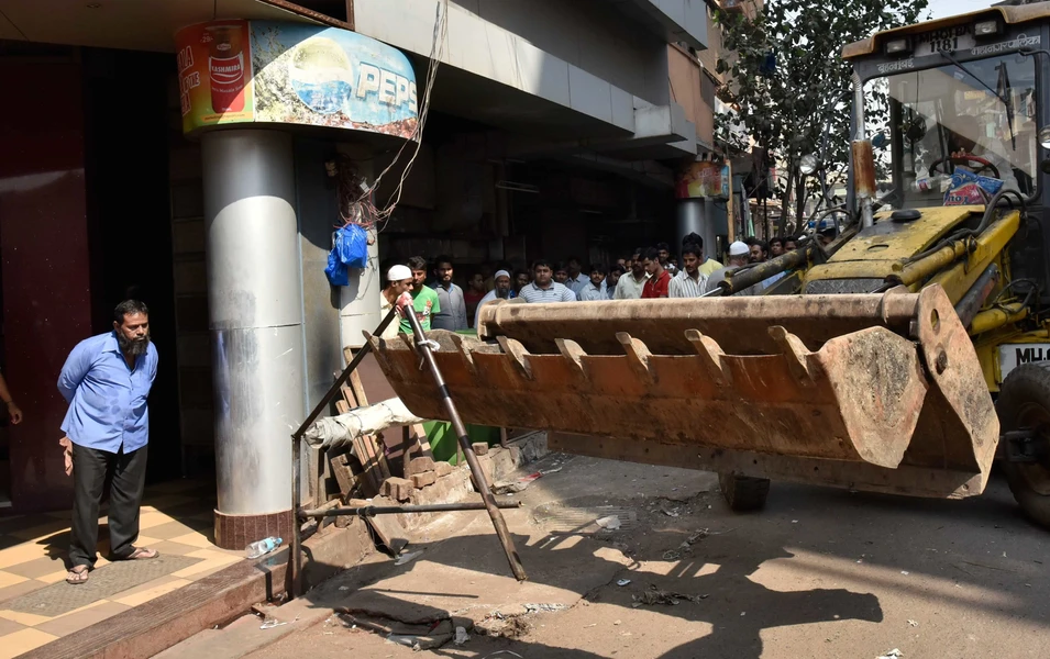 BMC clears 43 structures to widen Goregaon’s Bandu Gore Marg