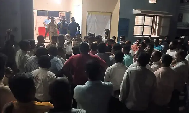 Hindu groups protest outside Bhatkal police station over case against ...