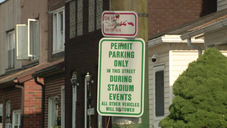 Parking rules force early closures, towing near Philadelphia stadium ...