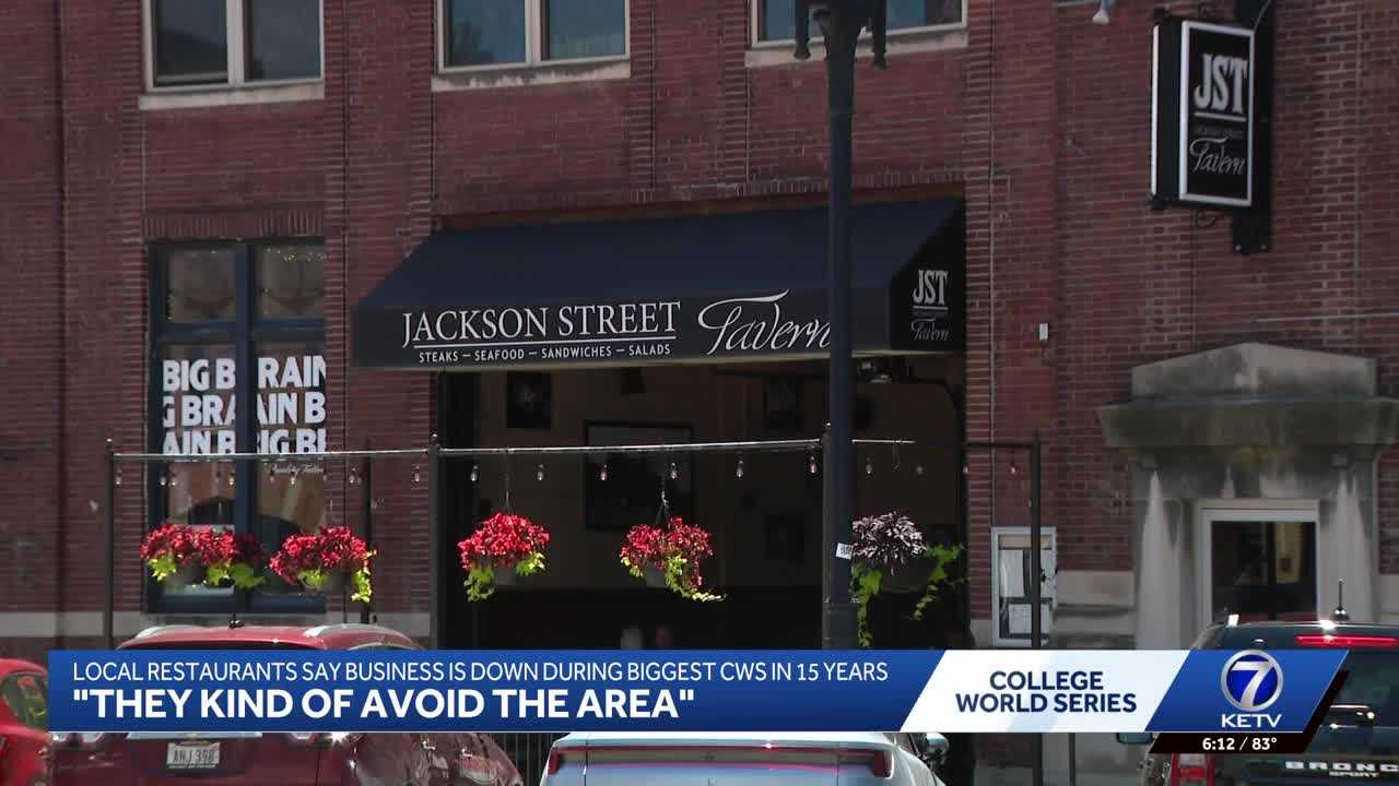 'They kind of avoid the area': Local restaurants see less business ...
