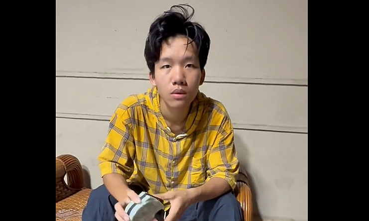 Teen delivery rider living under bridge with dog wins public aid for ...
