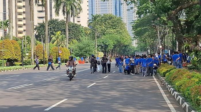 Bendera KSPSI terpasang di Hotel Sultan, Andi Gani minta segera dicabut