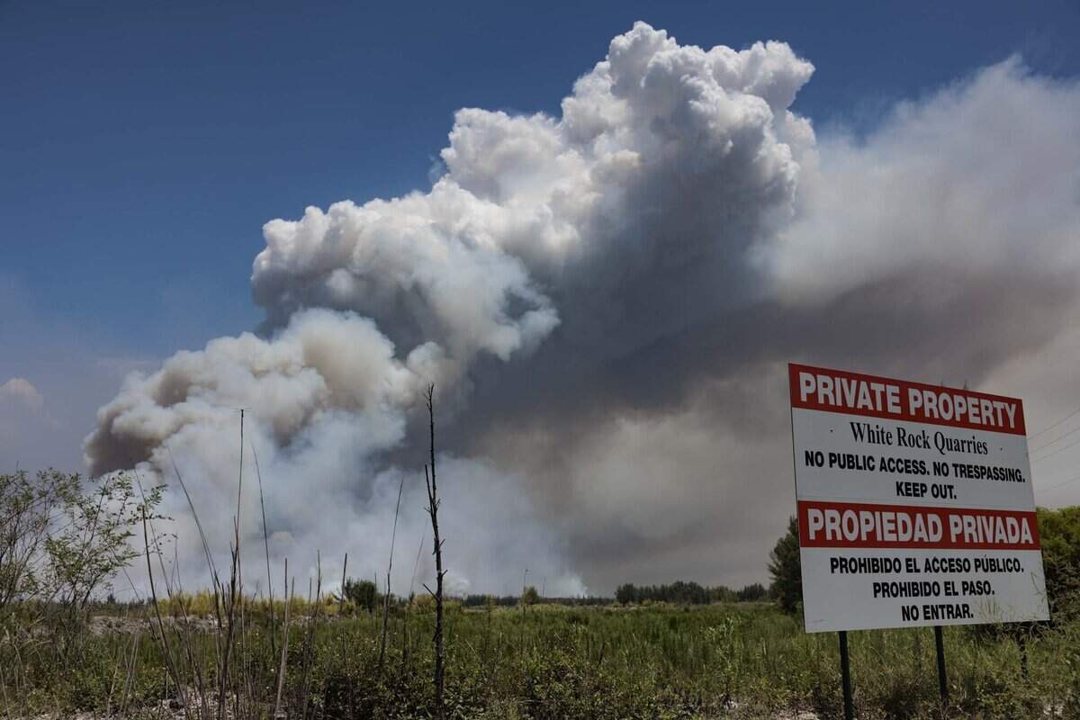 200 people leave their homes as growing fires menace West Miami-Dade