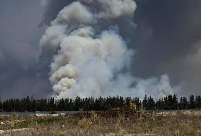 200 people leave their homes as growing fires menace West Miami-Dade