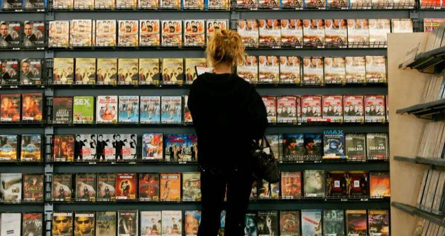 23 photos from Blockbuster’s heyday that will transport you back to the ...