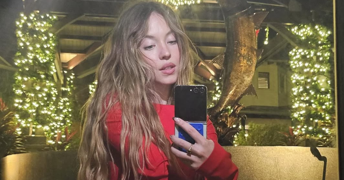 Sydney Sweeney Expertly Layers $39 Syrn Bralettes Under Plunging Top