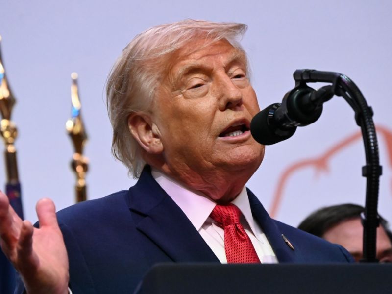 Donald Trump: "Fehler passieren eben" - US-Präsident wiegelt Todes ...