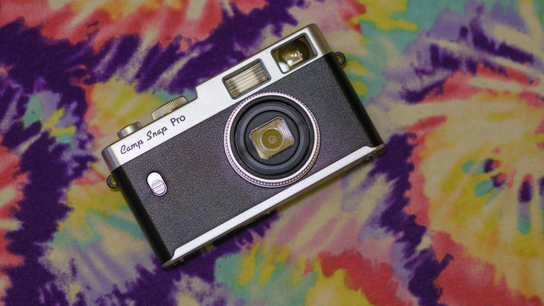 This retro disposable camera dupe is so good, I didn’t miss my iPhone ...