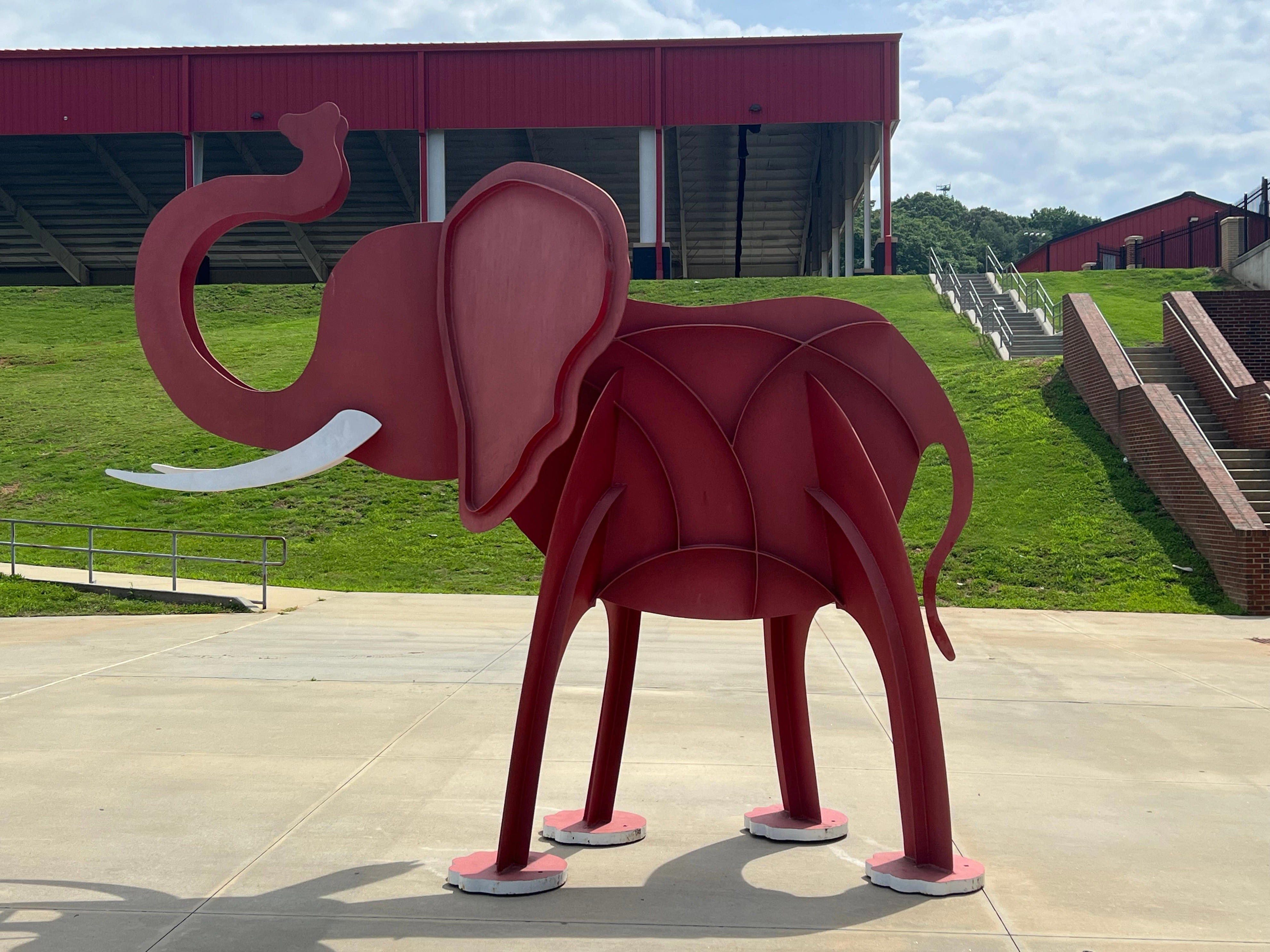 Alabama built recruiting pipeline to Gainesville with a Red Elephant ...