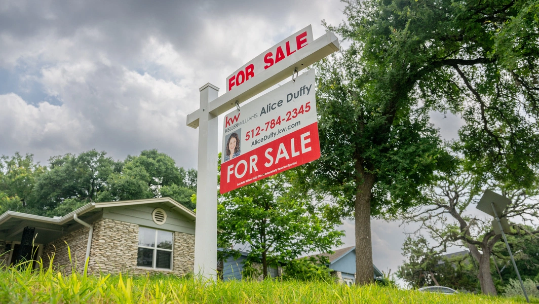 Pending home sales jump 4.8% despite high mortgage rates