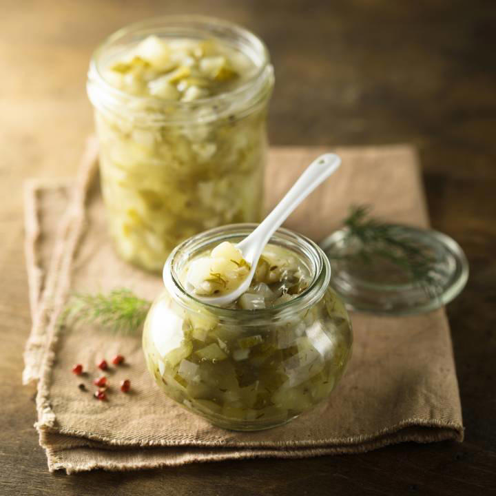 Kovászos uborka új köntösben: pikáns relish percek alatt