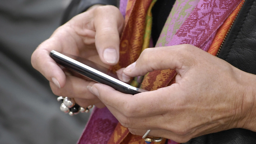 5 manipulative texting tactics to recognize
