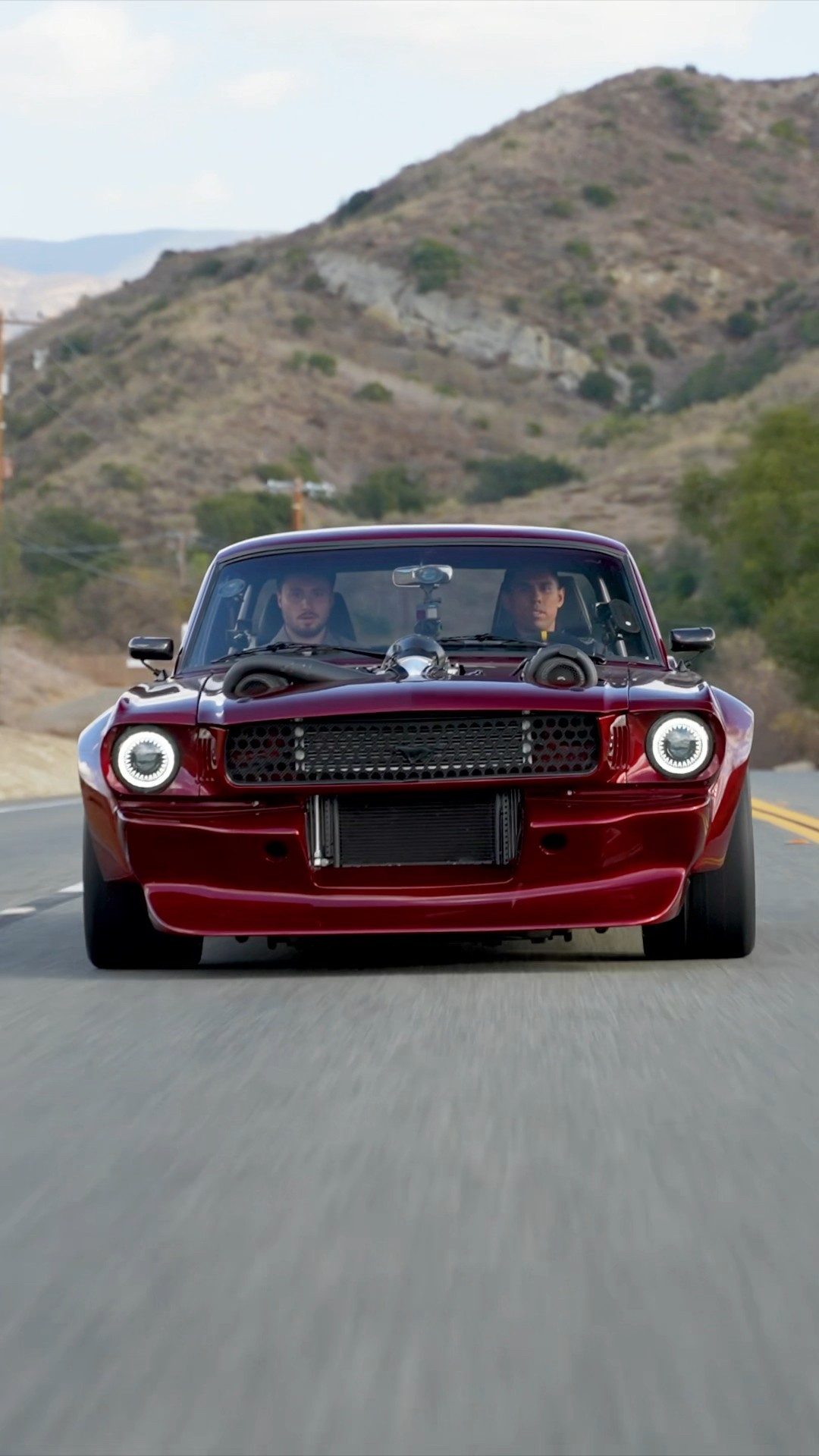 1,000 HP twin-turbo Mustang attacks mountain roads