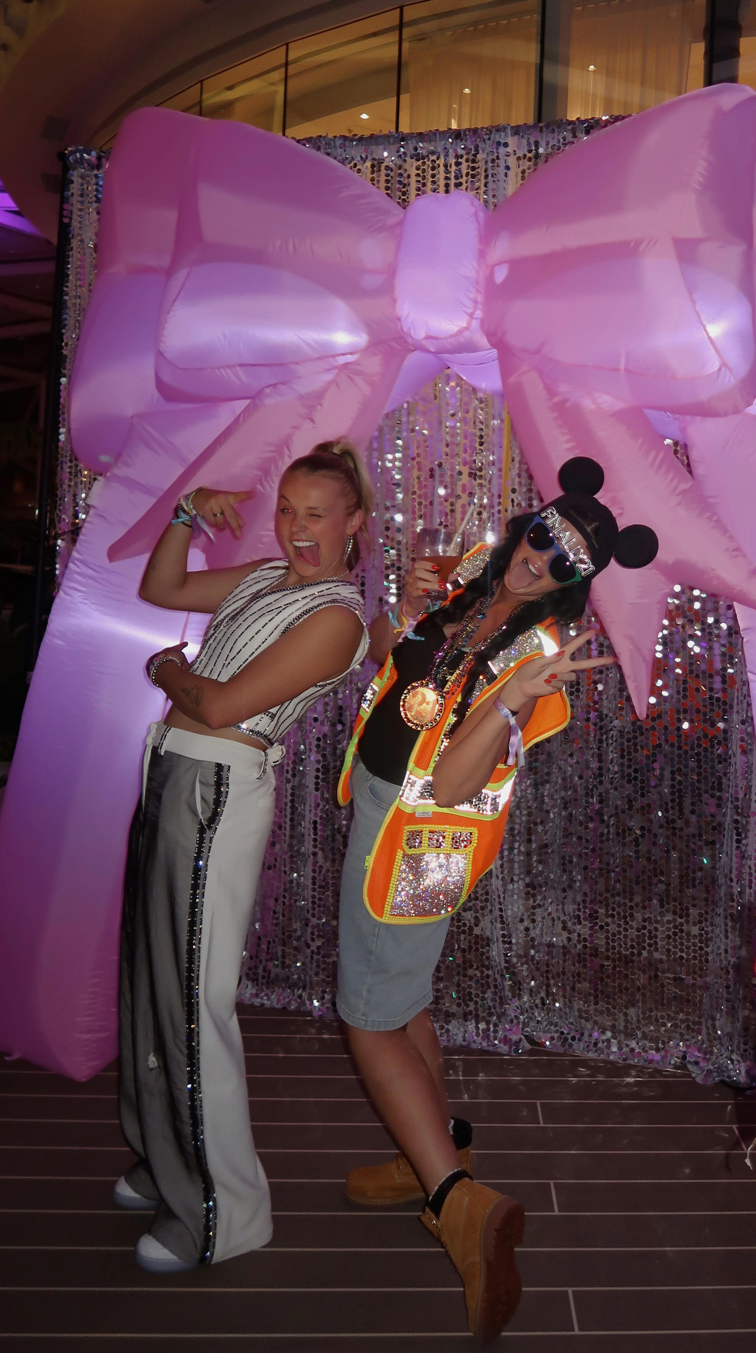 JoJo Siwa fans paid up to $1,250 for these cruise experiences