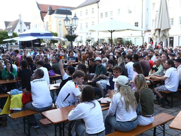 Fußball-WM in vollem Gange – Public Viewing am Marienplatz in Schongau