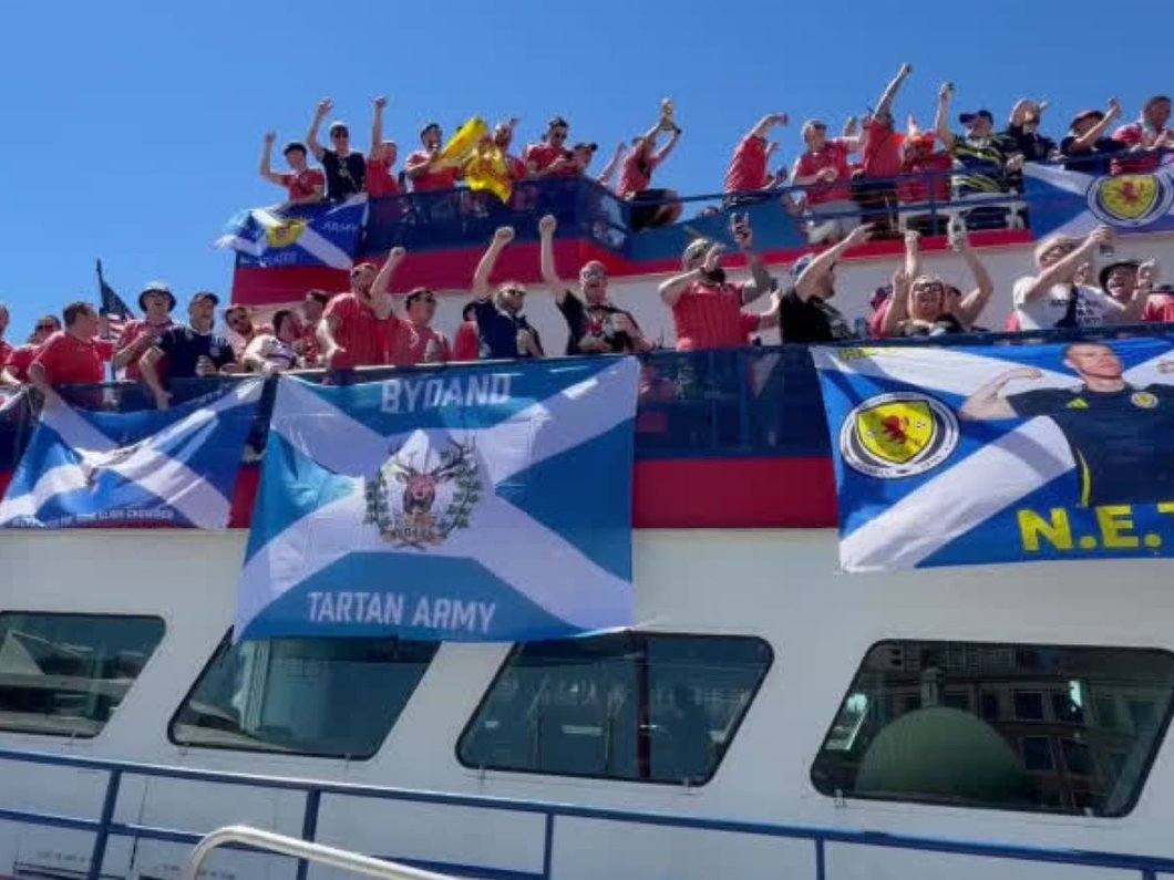 Boston in Scottish fever: Fans are drinking the city dry!